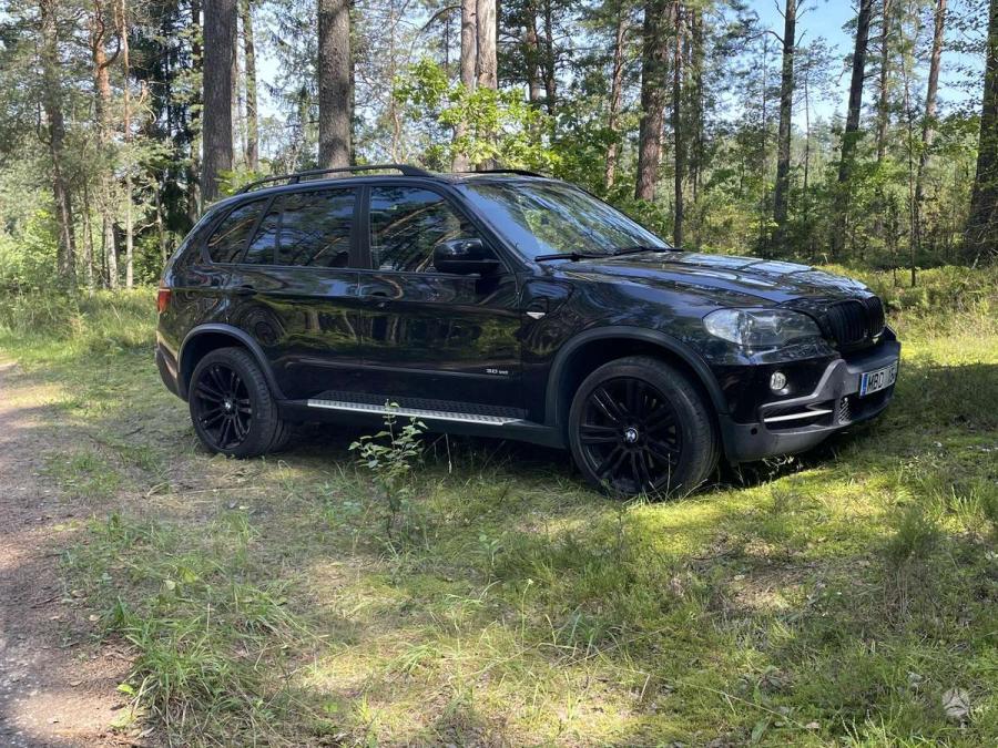 Melns BMW X5 2008 Kauņa, ar dzinēja tilpumu 2.99 L un nobraukumu 422 tūkst. km par 8550 €, foto 4 vietnē AUTOMOTO.COM.LV