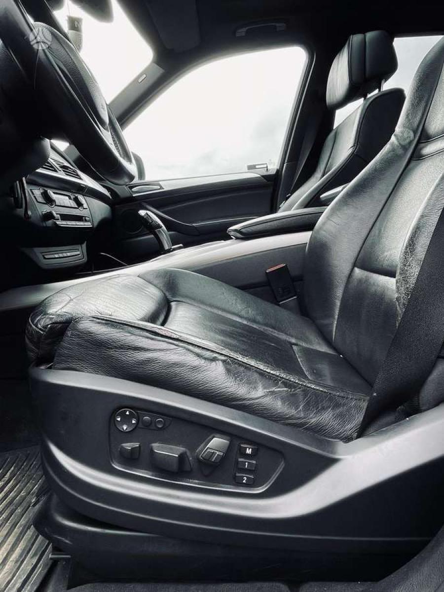 Melns BMW X5 2008 Kauņa, ar dzinēja tilpumu 2.99 L un nobraukumu 422 tūkst. km par 8550 €, foto 13 vietnē AUTOMOTO.COM.LV