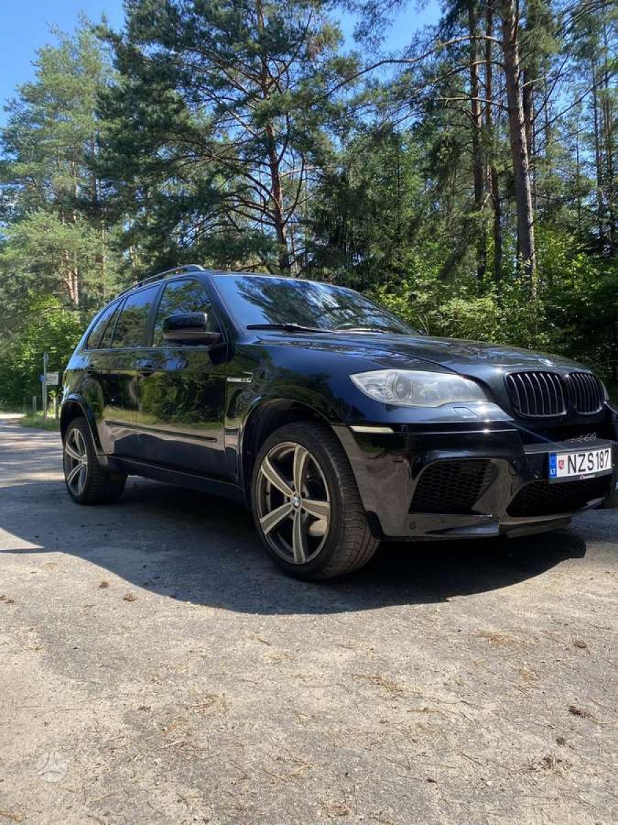 Black BMW X5 2008 in Vilnius, with an engine capacity of 4.80 L and mileage of 196 thousand km for 7000 €, photo 1 on AUTOMOTO.COM.LV