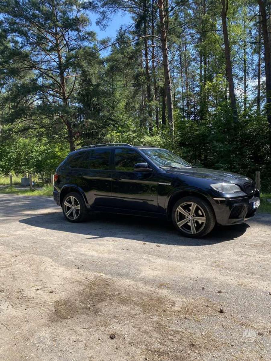 Black BMW X5 2008 in Vilnius, with an engine capacity of 4.80 L and mileage of 196 thousand km for 7000 €, photo 3 on AUTOMOTO.COM.LV