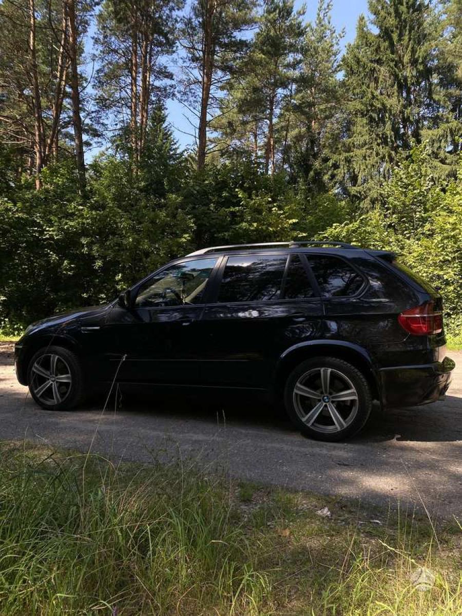Black BMW X5 2008 in Vilnius, with an engine capacity of 4.80 L and mileage of 196 thousand km for 7000 €, photo 14 on AUTOMOTO.COM.LV