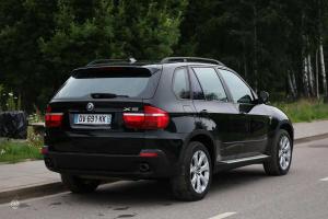 Black BMW X5 2008 in Vilnius, with an engine capacity of 2.99 L and mileage of 268 thousand km for 7500 €, photo 6 on AUTOMOTO.COM.LV