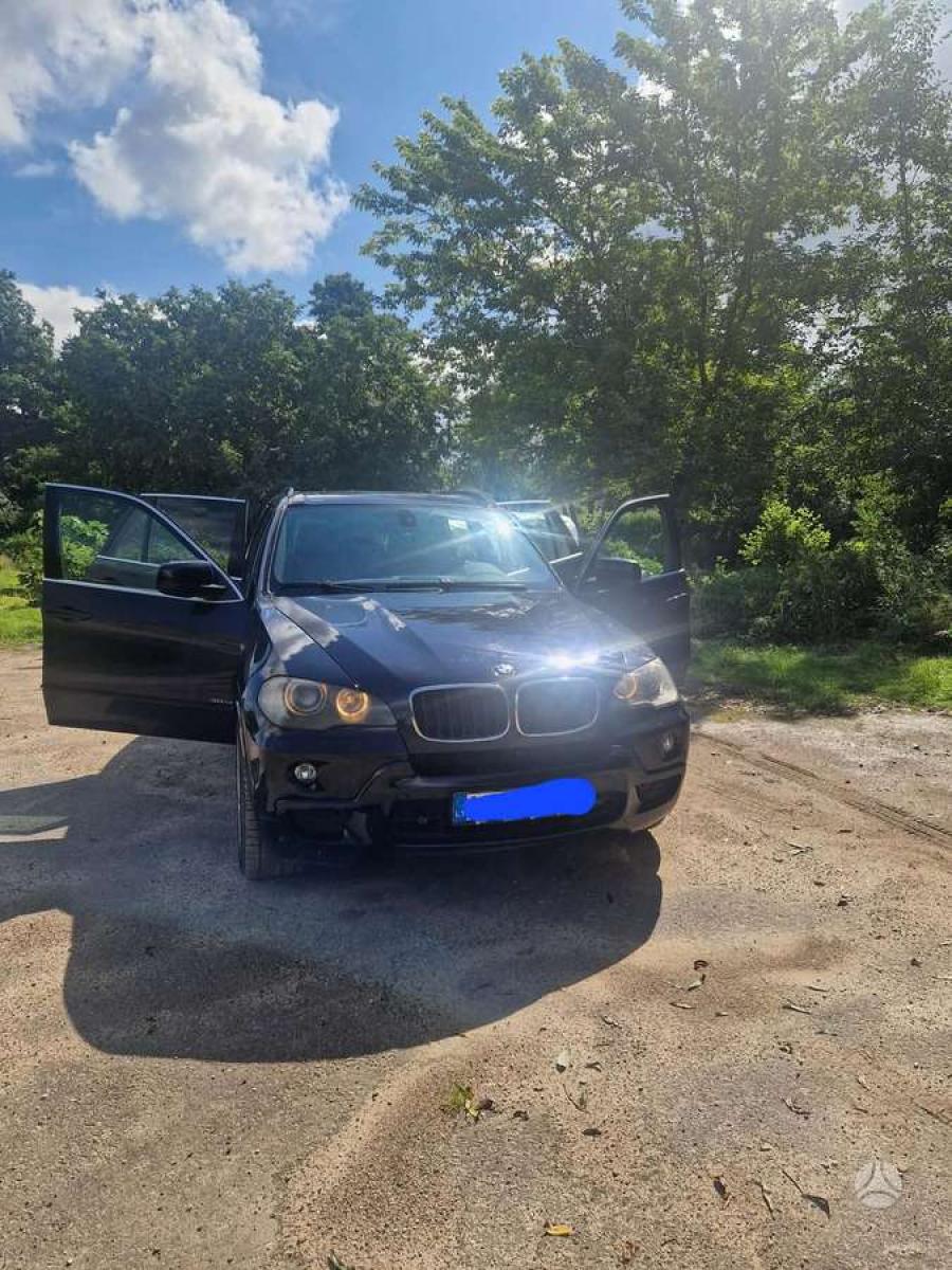 Black BMW X5 2008 in Vilnius, with an engine capacity of 2.99 L and mileage of 364 thousand km for 7200 €, photo 3 on AUTOMOTO.COM.LV