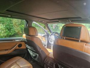 Black BMW X5 2008 in Vilnius, with an engine capacity of 2.99 L and mileage of 364 thousand km for 7200 €, photo 5 on AUTOMOTO.COM.LV