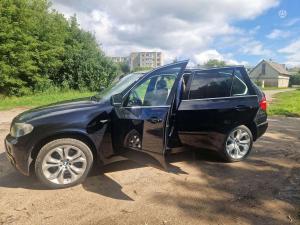 Black BMW X5 2008 in Vilnius, with an engine capacity of 2.99 L and mileage of 364 thousand km for 7200 €, photo 6 on AUTOMOTO.COM.LV