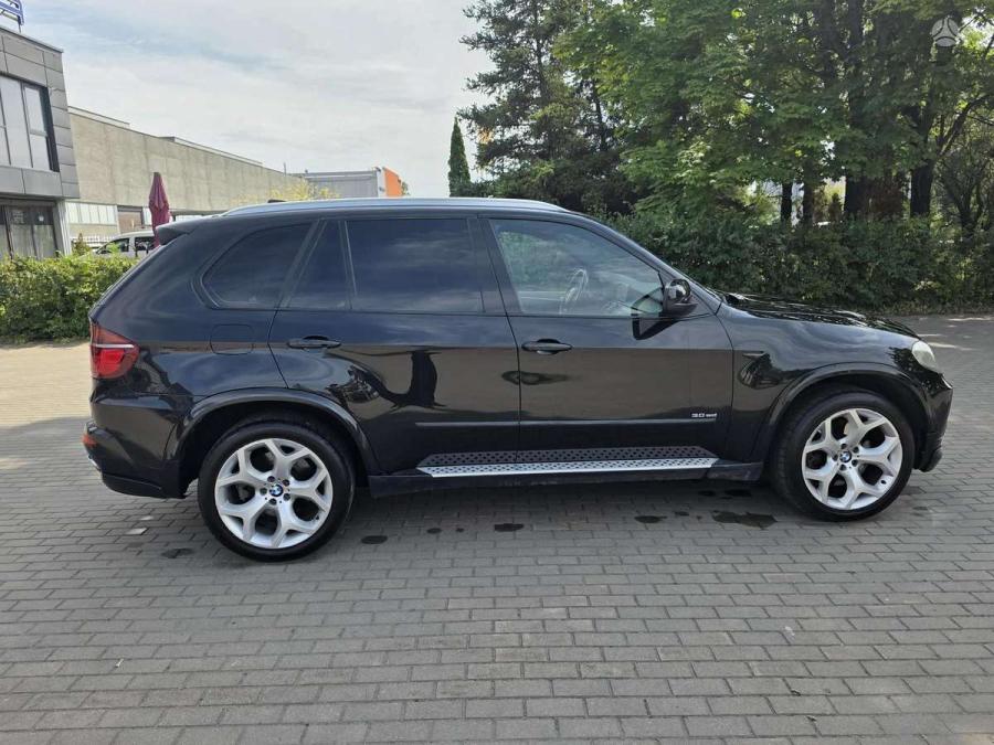 Black BMW X5 2008 in Kaunas, with an engine capacity of 2.99 L and mileage of 360 thousand km for 8300 €, photo 11 on AUTOMOTO.COM.LV