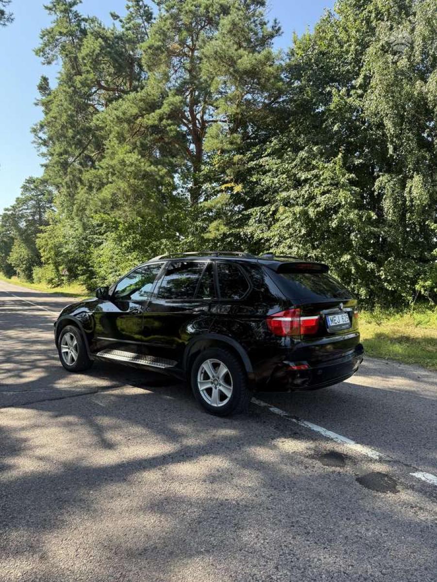 Melns BMW X5 2008 Viļņa, ar dzinēja tilpumu 2.99 L un nobraukumu 263 tūkst. km par 4250 €, foto 5 vietnē AUTOMOTO.COM.LV