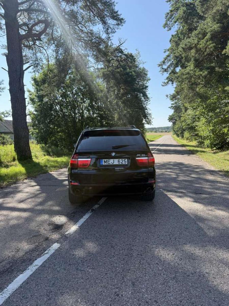 Melns BMW X5 2008 Viļņa, ar dzinēja tilpumu 2.99 L un nobraukumu 263 tūkst. km par 4250 €, foto 6 vietnē AUTOMOTO.COM.LV