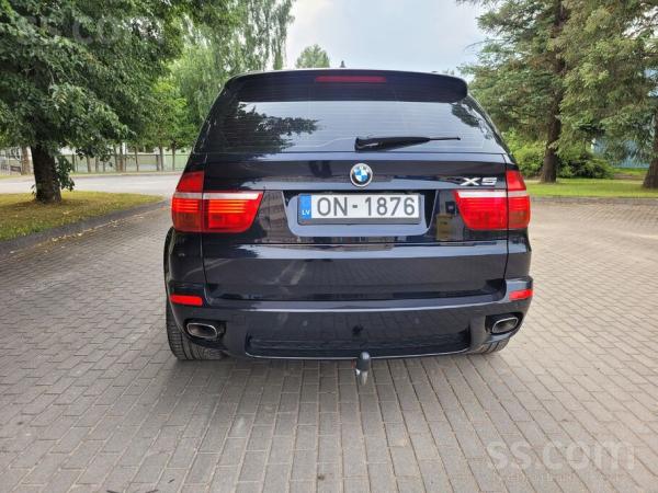 Black BMW X5 2008 in Ogre, with an engine capacity of 3.00 L and mileage of 210 thousand km for 11760 €, photo 5 on AUTOMOTO.COM.LV
