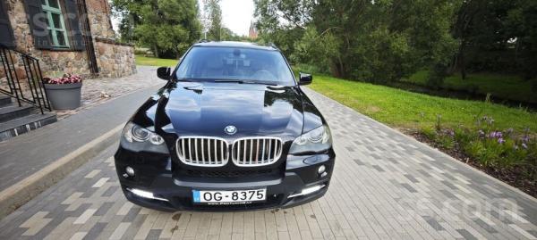 Black BMW X5 2008 in Rezekne, with an engine capacity of 3.00 L and mileage of 245 thousand km for 8500 €, photo 1 on AUTOMOTO.COM.LV