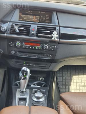 Melns BMW X5 2008 Rīga, ar dzinēja tilpumu 3.00 L un nobraukumu 284 tūkst. km par 9490 €, foto 12 vietnē AUTOMOTO.COM.LV