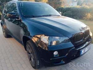 Melns BMW X5 2008 Rīga, ar dzinēja tilpumu 3.00 L un nobraukumu 320 tūkst. km par 9500 €, foto  vietnē AUTOMOTO.COM.LV