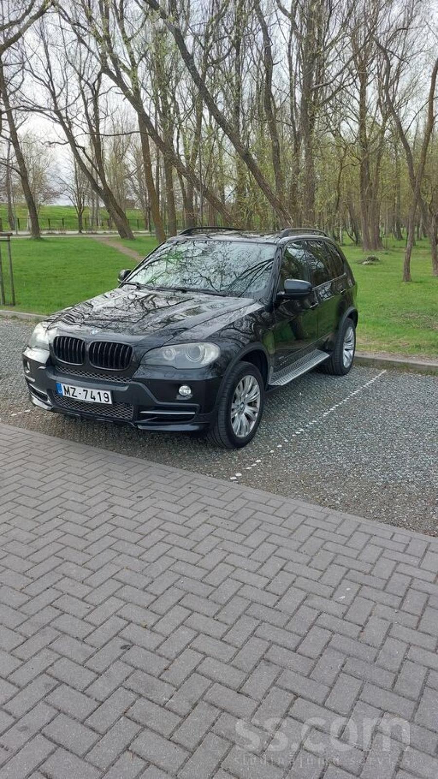 Melns BMW X5 2008 Liepāja, ar dzinēja tilpumu 3.00 L un nobraukumu 292 tūkst. km par 8700 €, foto 1 vietnē AUTOMOTO.COM.LV