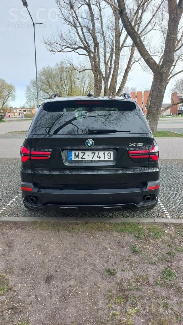 Melns BMW X5 2008 Liepāja, ar dzinēja tilpumu 3.00 L un nobraukumu 292 tūkst. km par 8700 €, foto 3 vietnē AUTOMOTO.COM.LV