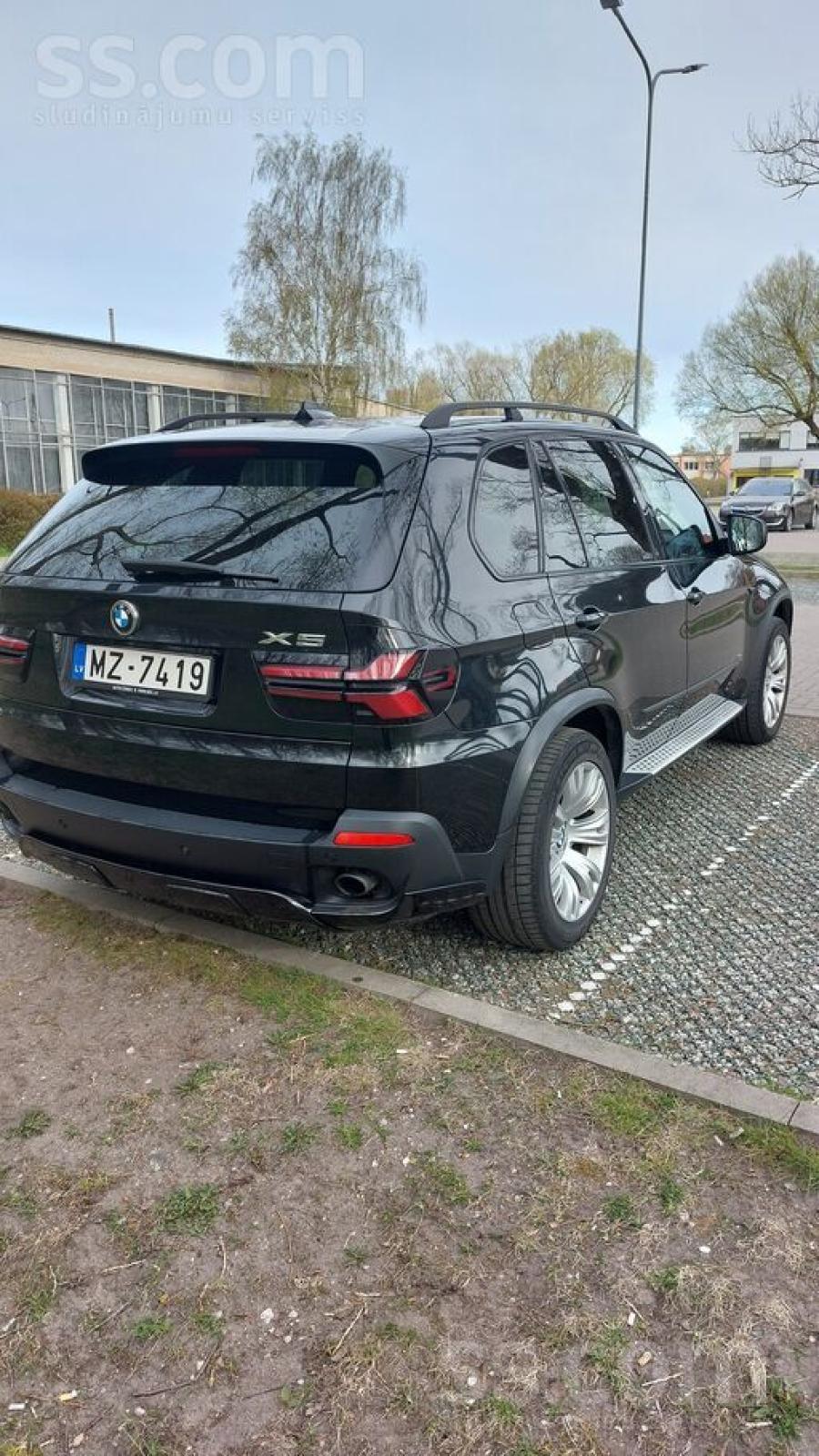 Melns BMW X5 2008 Liepāja, ar dzinēja tilpumu 3.00 L un nobraukumu 292 tūkst. km par 8700 €, foto 5 vietnē AUTOMOTO.COM.LV