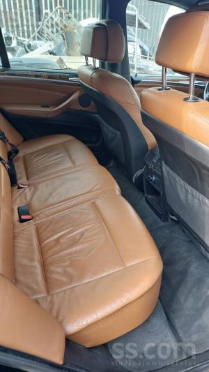 Melns BMW X5 2008 Liepāja, ar dzinēja tilpumu 3.00 L un nobraukumu 292 tūkst. km par 8700 €, foto 7 vietnē AUTOMOTO.COM.LV