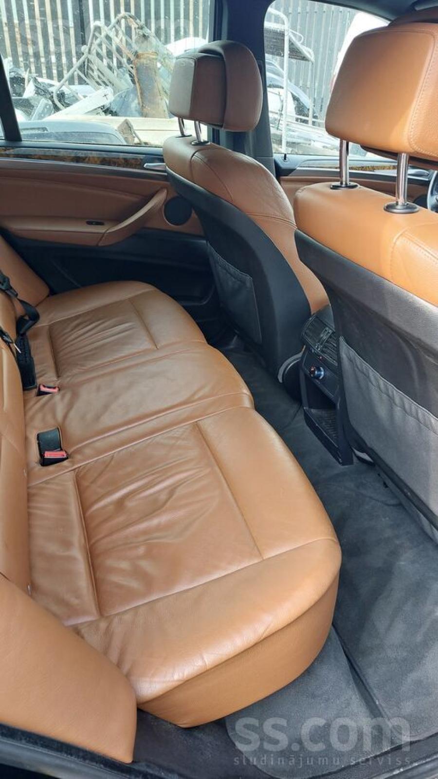 Melns BMW X5 2008 Liepāja, ar dzinēja tilpumu 3.00 L un nobraukumu 292 tūkst. km par 8700 €, foto 7 vietnē AUTOMOTO.COM.LV