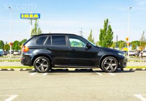 Black BMW X5 2008 in Riga, with an engine capacity of 3.00 L and mileage of 284 thousand km for 9490 €, photo 10 on AUTOMOTO.COM.LV