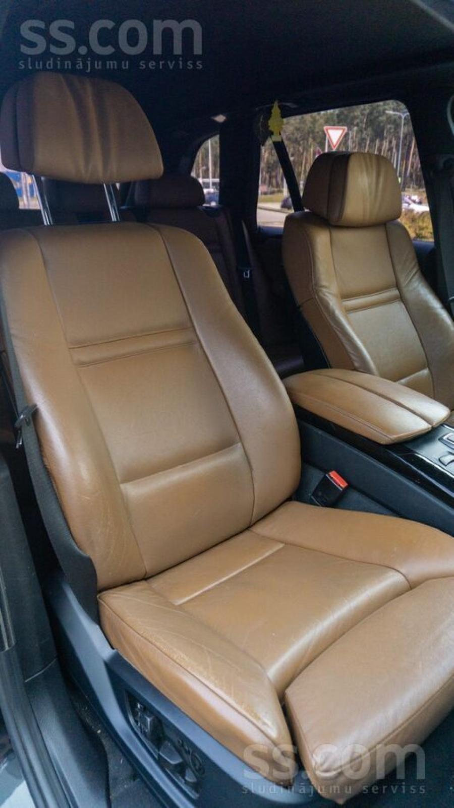 Black BMW X5 2008 in Riga, with an engine capacity of 3.00 L and mileage of 284 thousand km for 9490 €, photo 24 on AUTOMOTO.COM.LV