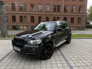 Black BMW X5 2008 in Cesis, with an engine capacity of 3.00 L and mileage of 273 thousand km for 9950 €, photo  on AUTOMOTO.COM.LV