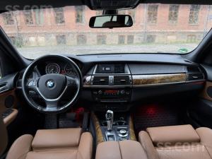 Melns BMW X5 2008 Cēsis, ar dzinēja tilpumu 3.00 L un nobraukumu 273 tūkst. km par 9950 €, foto 8 vietnē AUTOMOTO.COM.LV