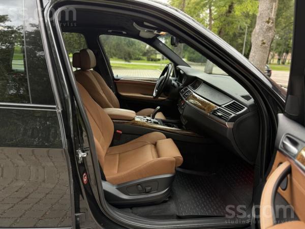 Melns BMW X5 2008 Cēsis, ar dzinēja tilpumu 3.00 L un nobraukumu 273 tūkst. km par 9950 €, foto 9 vietnē AUTOMOTO.COM.LV