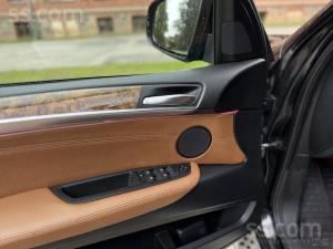 Melns BMW X5 2008 Cēsis, ar dzinēja tilpumu 3.00 L un nobraukumu 273 tūkst. km par 9950 €, foto 15 vietnē AUTOMOTO.COM.LV
