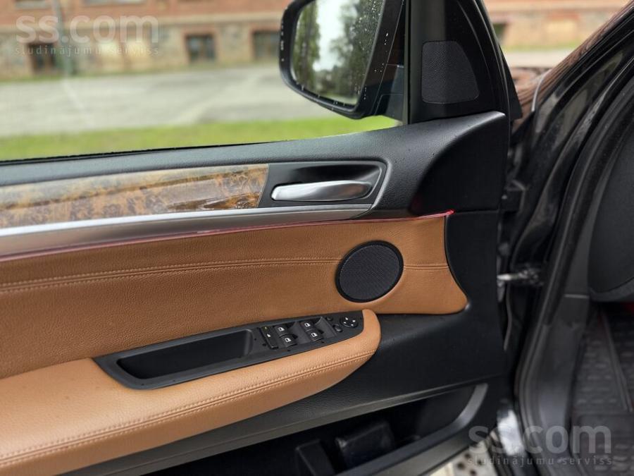Melns BMW X5 2008 Cēsis, ar dzinēja tilpumu 3.00 L un nobraukumu 273 tūkst. km par 9950 €, foto 15 vietnē AUTOMOTO.COM.LV