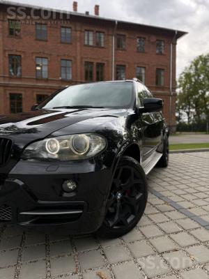 Melns BMW X5 2008 Cēsis, ar dzinēja tilpumu 3.00 L un nobraukumu 273 tūkst. km par 9950 €, foto 24 vietnē AUTOMOTO.COM.LV