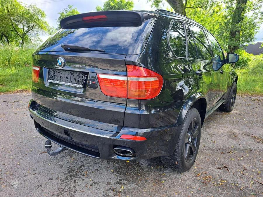 Melns BMW X5 2008 Marijampole, ar dzinēja tilpumu 2.99 L un nobraukumu 327 tūkst. km par 7998 €, foto 9 vietnē AUTOMOTO.COM.LV