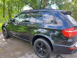 Melns BMW X5 2008 Marijampole, ar dzinēja tilpumu 2.99 L un nobraukumu 327 tūkst. km par 7998 €, foto 10 vietnē AUTOMOTO.COM.LV