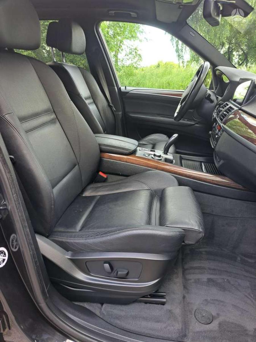 Melns BMW X5 2008 Marijampole, ar dzinēja tilpumu 2.99 L un nobraukumu 327 tūkst. km par 7998 €, foto 13 vietnē AUTOMOTO.COM.LV