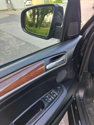 Melns BMW X5 2008 Marijampole, ar dzinēja tilpumu 2.99 L un nobraukumu 327 tūkst. km par 7998 €, foto 14 vietnē AUTOMOTO.COM.LV