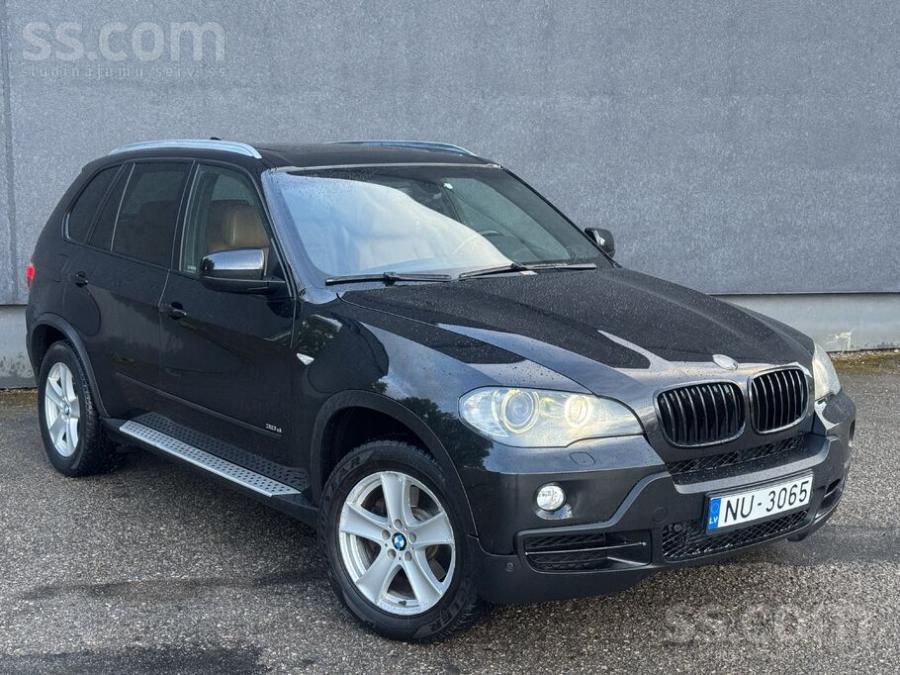 Black BMW X5 2008 in Cesis, with an engine capacity of 3.00 L and mileage of 296 thousand km for 8490 €, photo 3 on AUTOMOTO.COM.LV