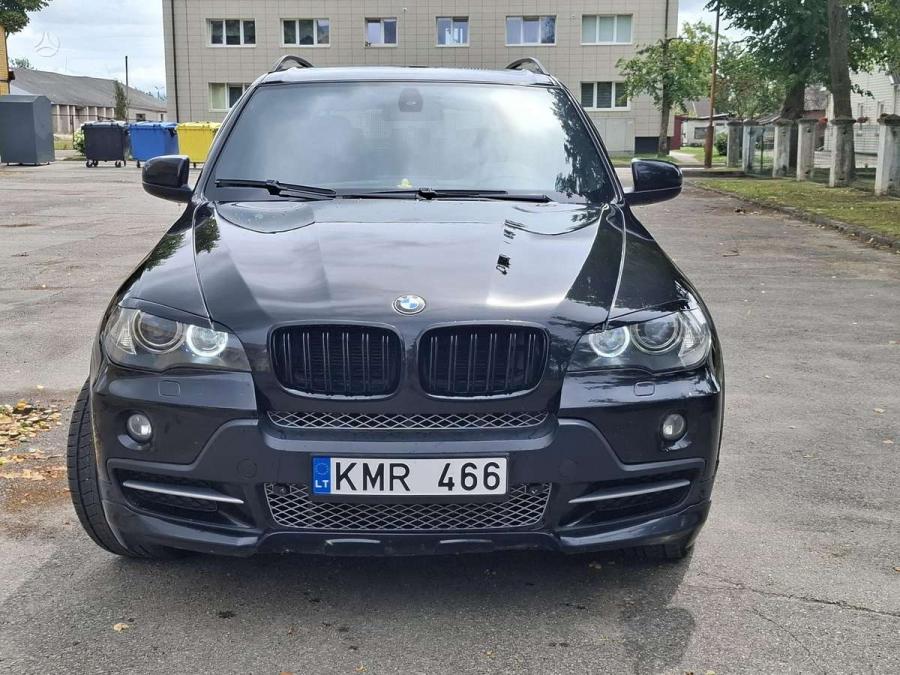 Black BMW X5 2008 in Siauliai, with an engine capacity of 2.99 L and mileage of 525 thousand km for 7900 €, photo 1 on AUTOMOTO.COM.LV