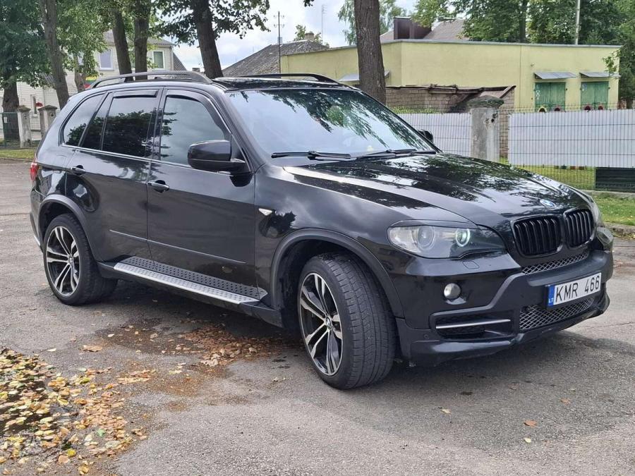 Black BMW X5 2008 in Siauliai, with an engine capacity of 2.99 L and mileage of 525 thousand km for 7900 €, photo 3 on AUTOMOTO.COM.LV