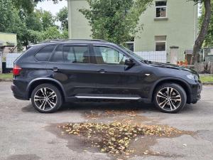 Black BMW X5 2008 in Siauliai, with an engine capacity of 2.99 L and mileage of 525 thousand km for 7900 €, photo 6 on AUTOMOTO.COM.LV