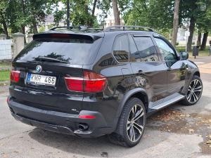 Black BMW X5 2008 in Siauliai, with an engine capacity of 2.99 L and mileage of 525 thousand km for 7900 €, photo 8 on AUTOMOTO.COM.LV
