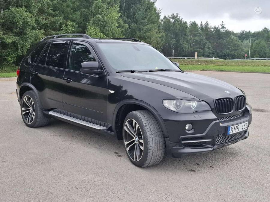 Black BMW X5 2008 in Siauliai, with an engine capacity of 2.99 L and mileage of 525 thousand km for 7900 €, photo 14 on AUTOMOTO.COM.LV