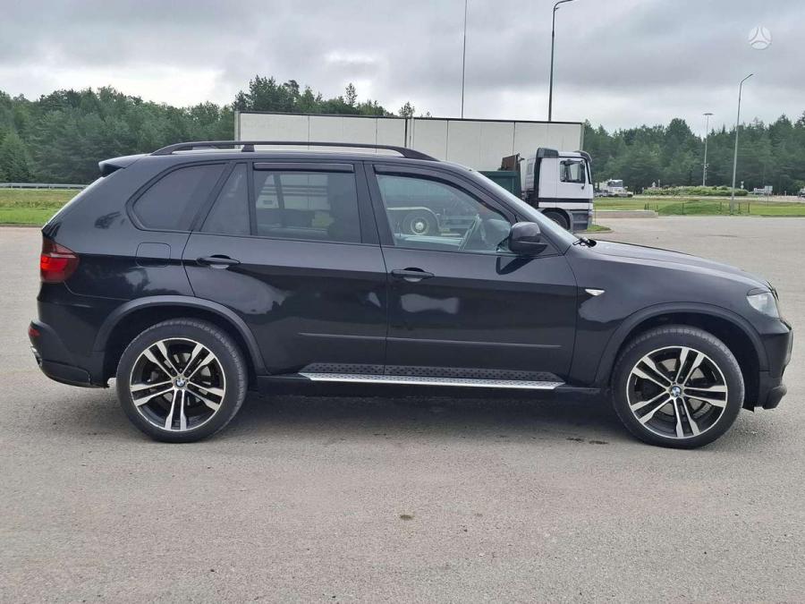 Black BMW X5 2008 in Siauliai, with an engine capacity of 2.99 L and mileage of 525 thousand km for 7900 €, photo 15 on AUTOMOTO.COM.LV