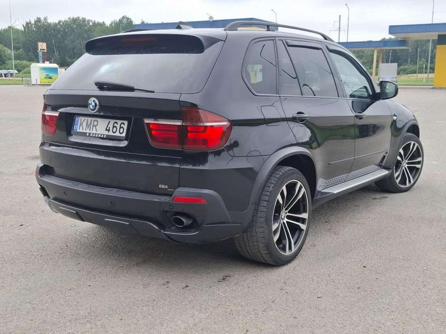 Black BMW X5 2008 in Siauliai, with an engine capacity of 2.99 L and mileage of 525 thousand km for 7900 €, photo 16 on AUTOMOTO.COM.LV