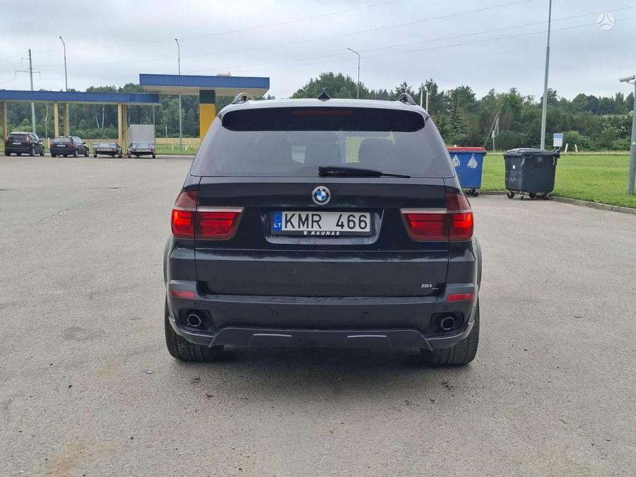 Black BMW X5 2008 in Siauliai, with an engine capacity of 2.99 L and mileage of 525 thousand km for 7900 €, photo 17 on AUTOMOTO.COM.LV