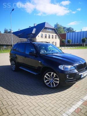 Black BMW X5 2008 in Cesis, with an engine capacity of 3.00 L and mileage of 313 thousand km for 7900 €, photo  on AUTOMOTO.COM.LV