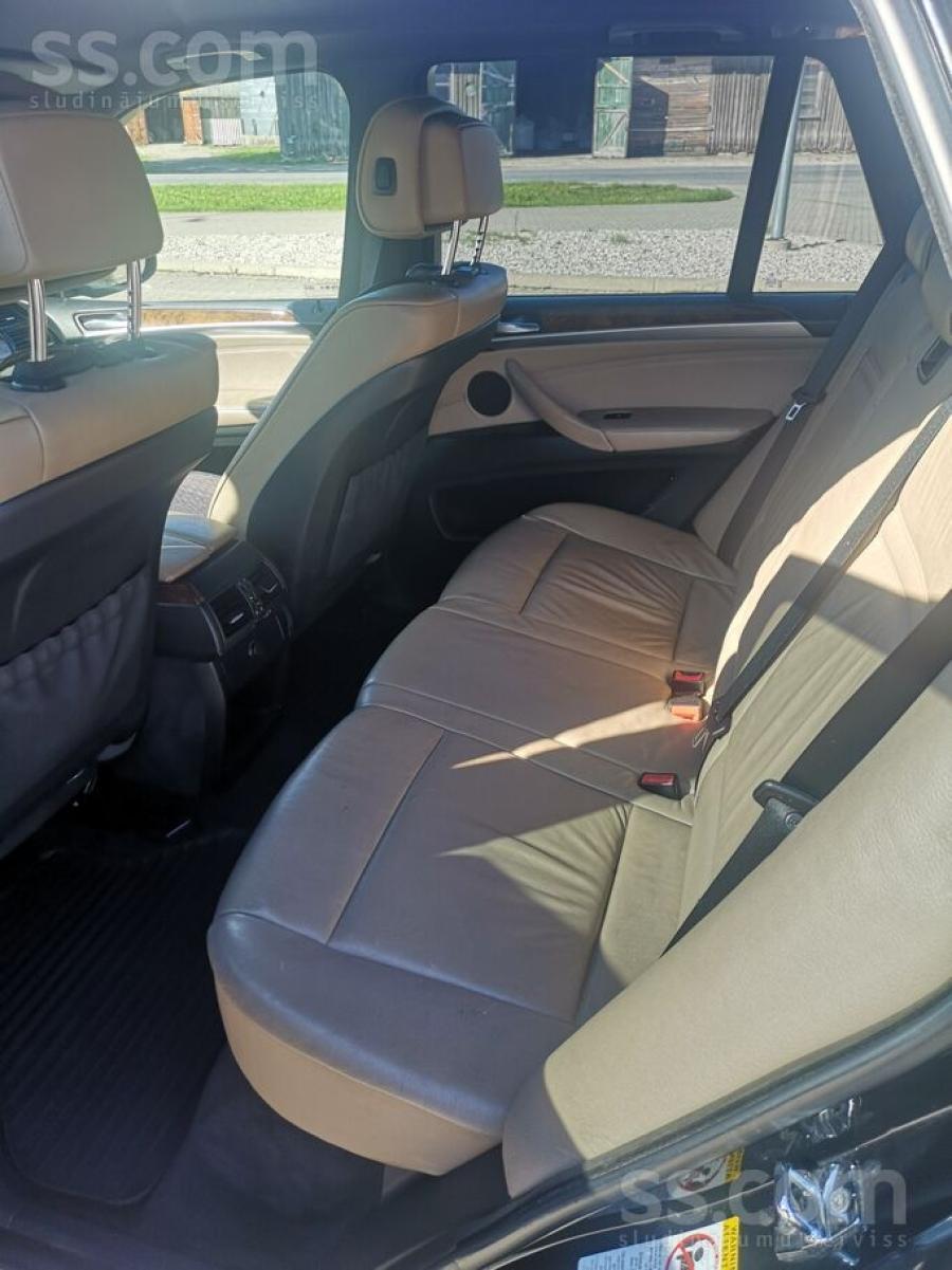 Melns BMW X5 2008 Cēsis, ar dzinēja tilpumu 3.00 L un nobraukumu 313 tūkst. km par 7900 €, foto 9 vietnē AUTOMOTO.COM.LV
