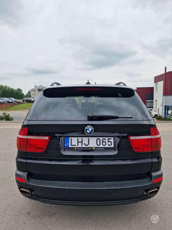 Black BMW X5 2008 in Kaunas, with an engine capacity of 2.99 L and mileage of 276 thousand km for 8700 €, photo 2 on AUTOMOTO.COM.LV