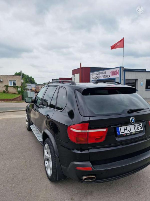 Black BMW X5 2008 in Kaunas, with an engine capacity of 2.99 L and mileage of 276 thousand km for 8700 €, photo 6 on AUTOMOTO.COM.LV