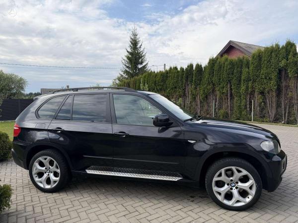 Melns BMW X5 2008 Viļņa, ar dzinēja tilpumu 2.99 L un nobraukumu 343 tūkst. km par 7500 €, foto 2 vietnē AUTOMOTO.COM.LV