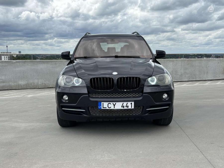 Black BMW X5 2008 in Vilnius, with an engine capacity of 2.99 L and mileage of 344 thousand km for 5899 €, photo 5 on AUTOMOTO.COM.LV