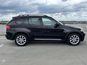 Black BMW X5 2008 in Vilnius, with an engine capacity of 2.99 L and mileage of 344 thousand km for 5899 €, photo 7 on AUTOMOTO.COM.LV