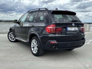 Black BMW X5 2008 in Vilnius, with an engine capacity of 2.99 L and mileage of 344 thousand km for 5899 €, photo 8 on AUTOMOTO.COM.LV